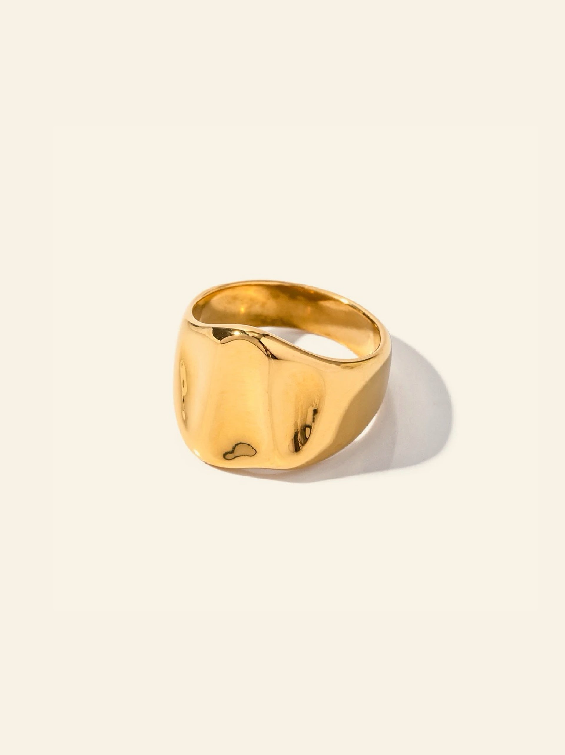 Trivora Ring